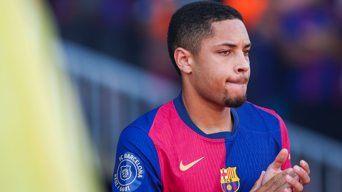 Vitor Roque analiza su paso por el Barcelona y disfruta de su estadía ...