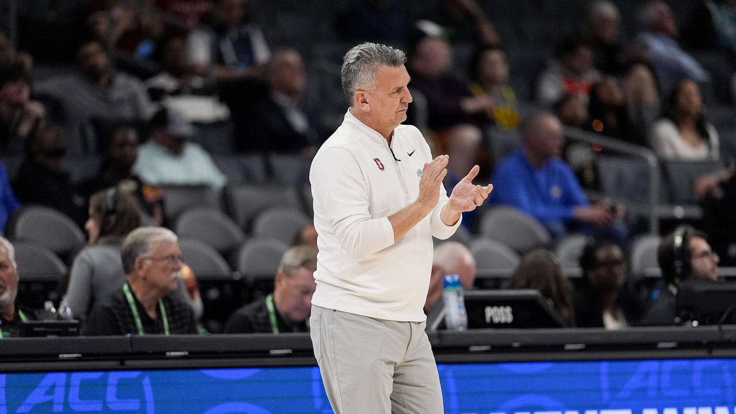 Stanford Basketball to Redshirt Two Players