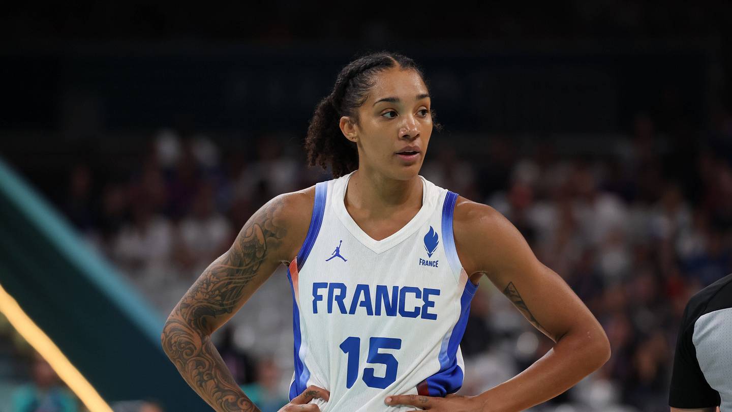 Gabby Williams wears viral meme Kamala Harris shirt for WNBA fit