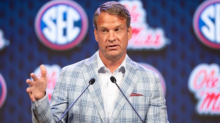 Lane Kiffin’s daughter Landry shows Ole Miss pride in mirror selfie