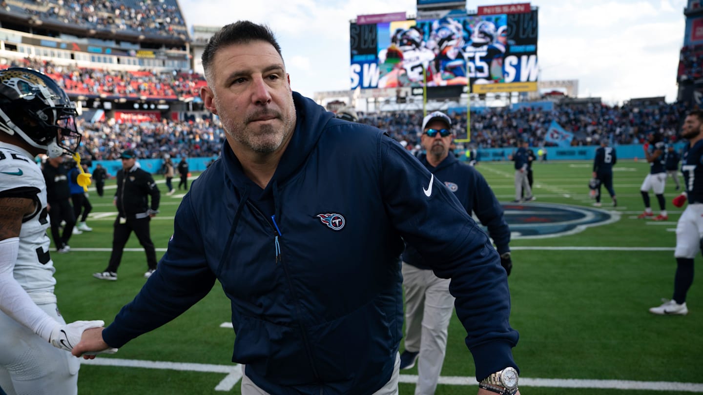 Mike Vrabel Becomes Clear Favorite for New England Patriots HC Job