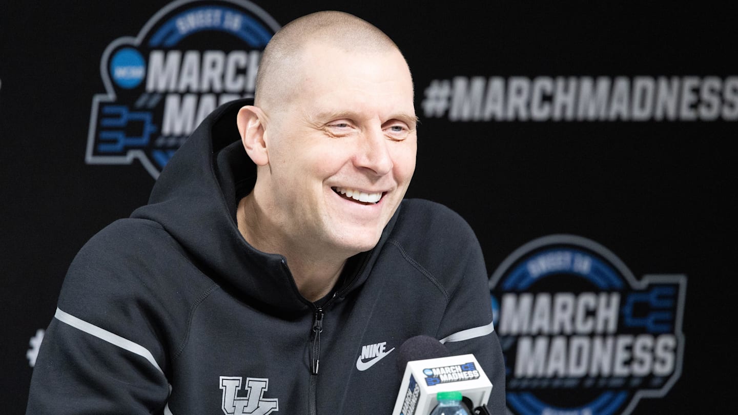 Expectations will be very high for Mark Pope during the 2025-26 season ...