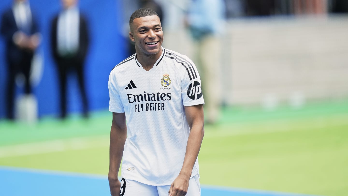 Real Madrid : Le sublime hommage de Kylian Mbappé à Cristiano Ronaldo durant sa présentation