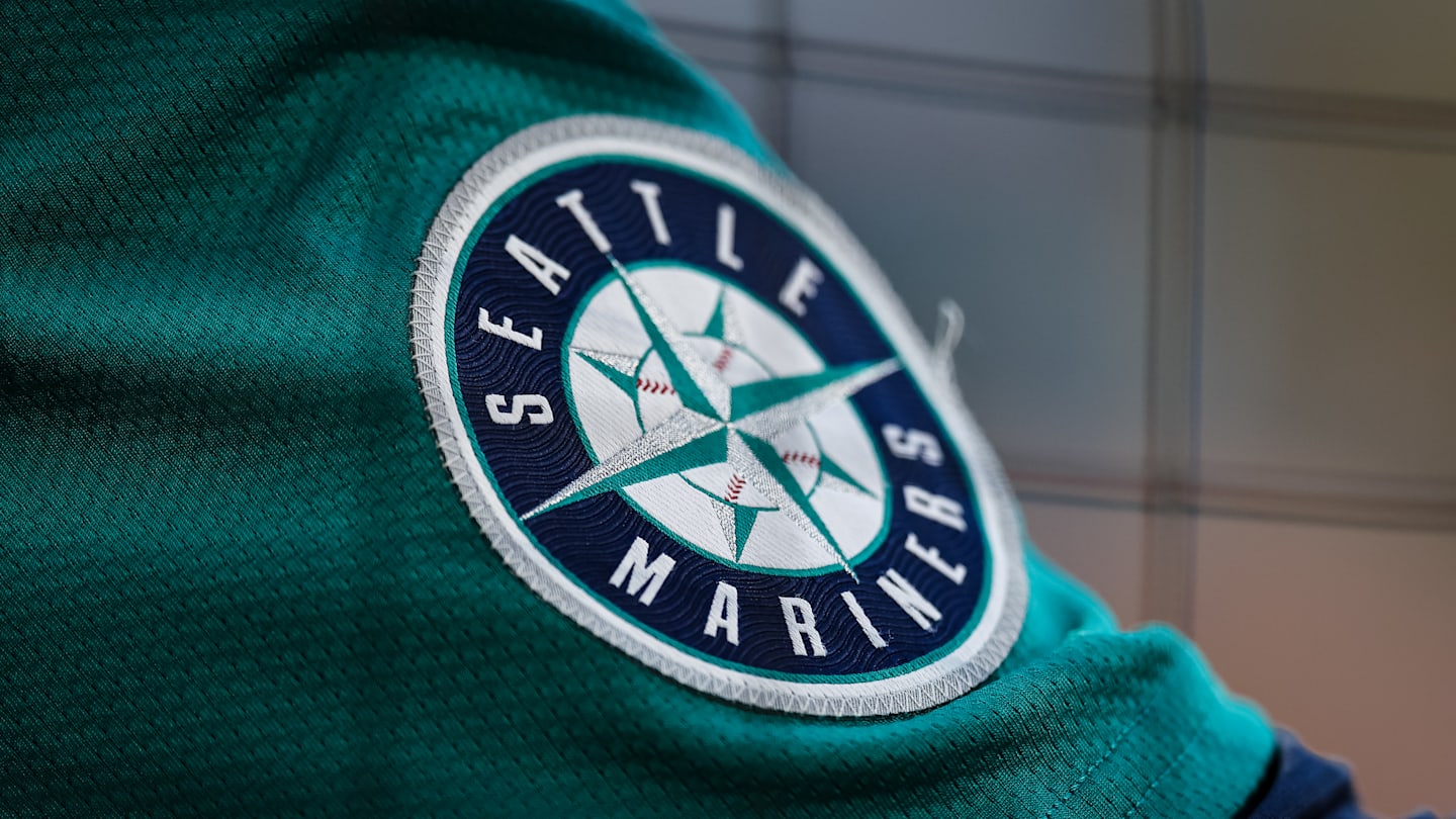 Hot-hitting prospect soars through Mariners' farm system