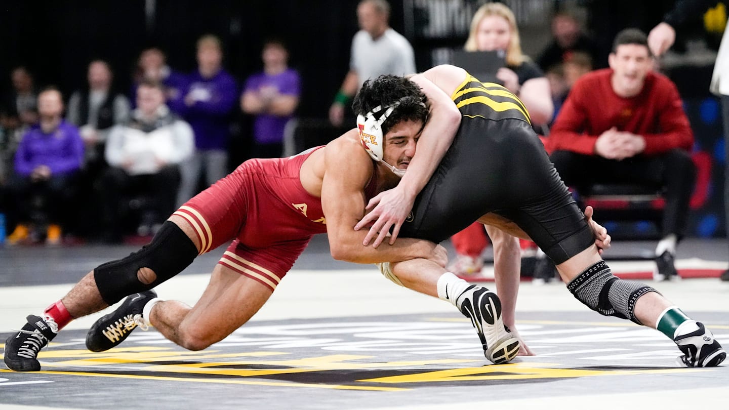 Iowa State wrestling moves to 7-3 with pair of wins at Virginia Duals