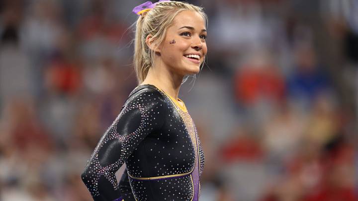 Livvy Dunne crushes quad event with super score on floor after double ...