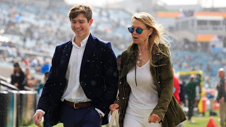 NFL analyst defends Jets owner Woody Johnson's teenage sons with Jay-Z ...