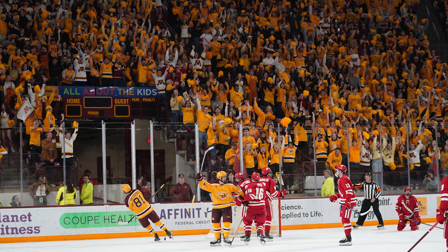 Gophers men's hockey sweeps Wisconsin in front of record crowd at Mariucci