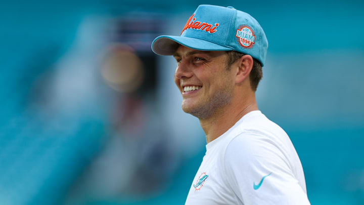 Zach Wilson’s wife Nicolette’s sleeveless Dolphins top stuns in Buffalo win