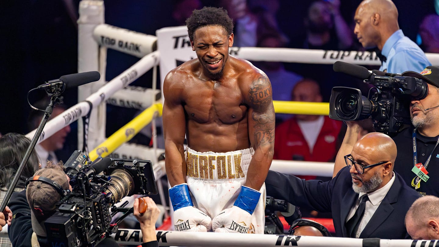 Keyshawn Davis Cements Himself As Rising Star After KO Of Denys Berinchyk