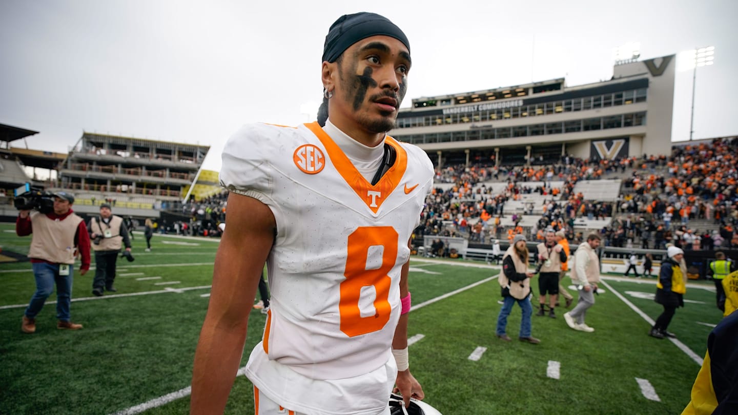 Tennessee vs Ohio State: Who Has the Advantage at Quarterback?