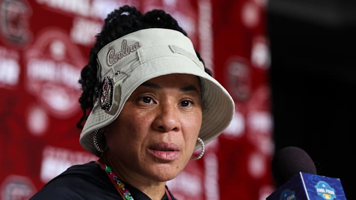 NCAA Fans Predict Dawn Staley's Reaction to MiLaysia Fulwiley LSU Transfer