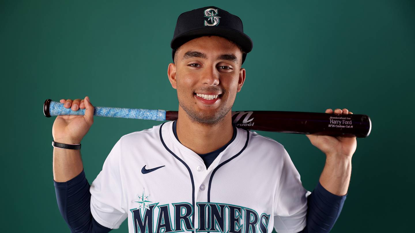 The Mariners might have 2 star catchers and a looming decision to make ...