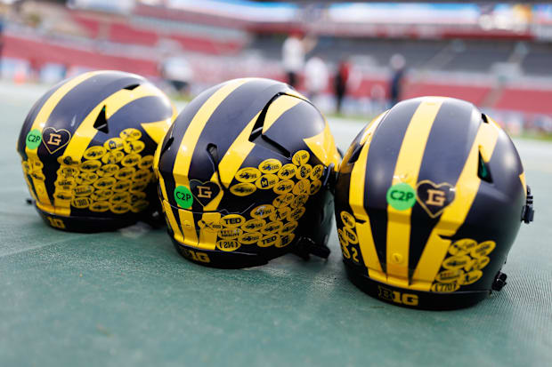 Michigan Football: Wolverines beat out Notre Dame for 4-star defender
