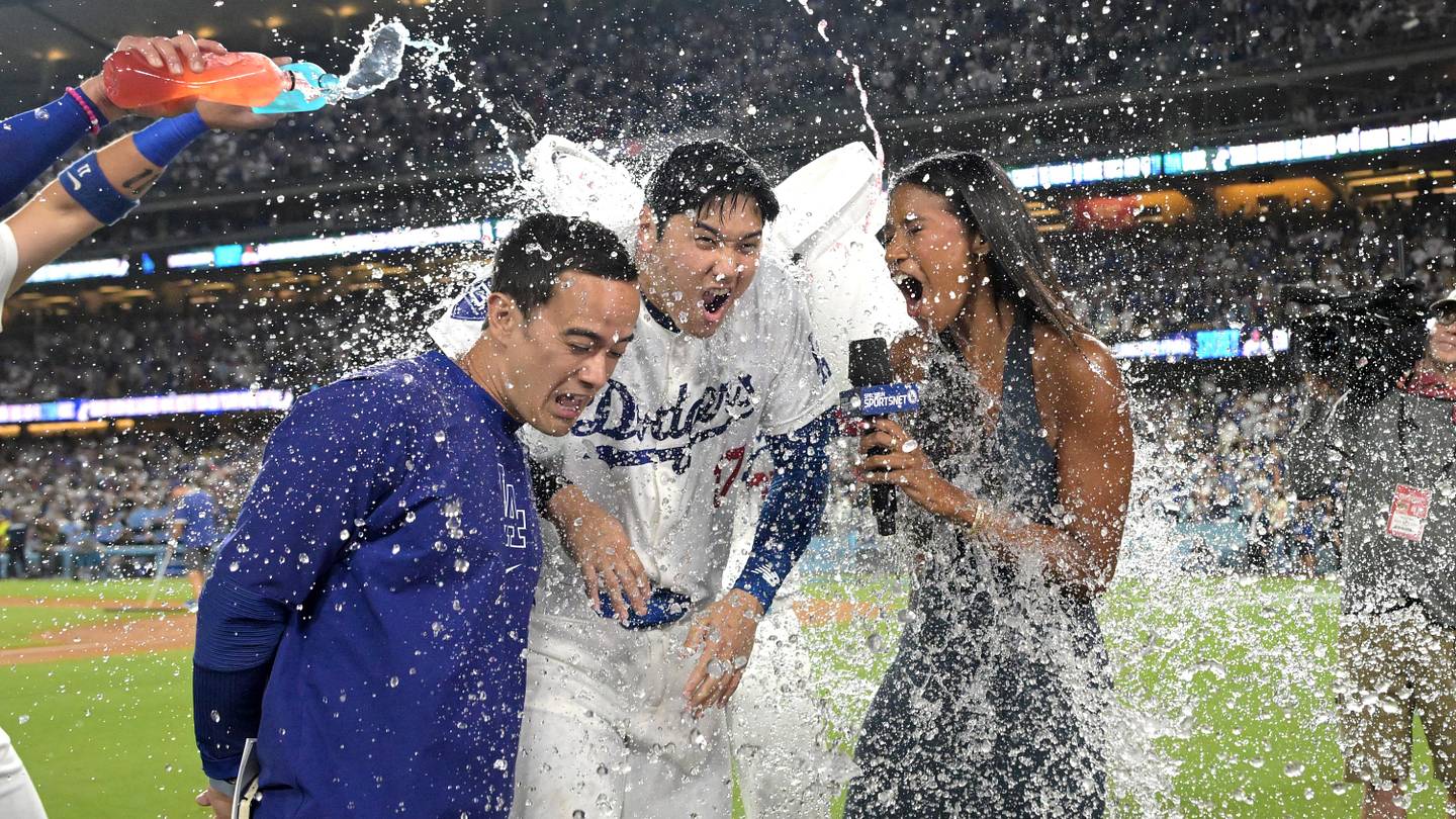 Shohei Ohtani, Dodgers Celebrating Epic Walk-Off Grand Slam Was a ...