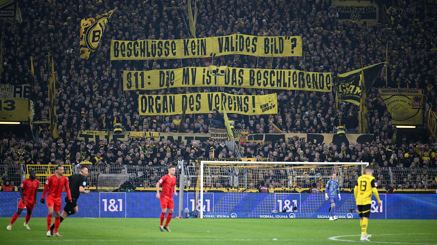 BVB-Fans protestieren beim Klassiker gegen eigene Vereinsführung ...