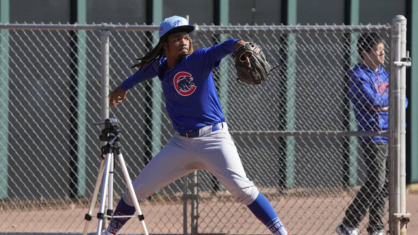 Chicago Cubs Trade Promising Relief Pitcher to New York Yankees