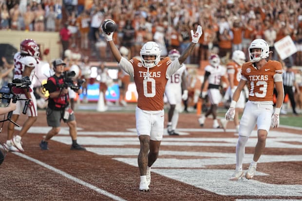 Texas Longhorns Rise In AP Poll After Offense-Heavy Win Over Arkansas ...