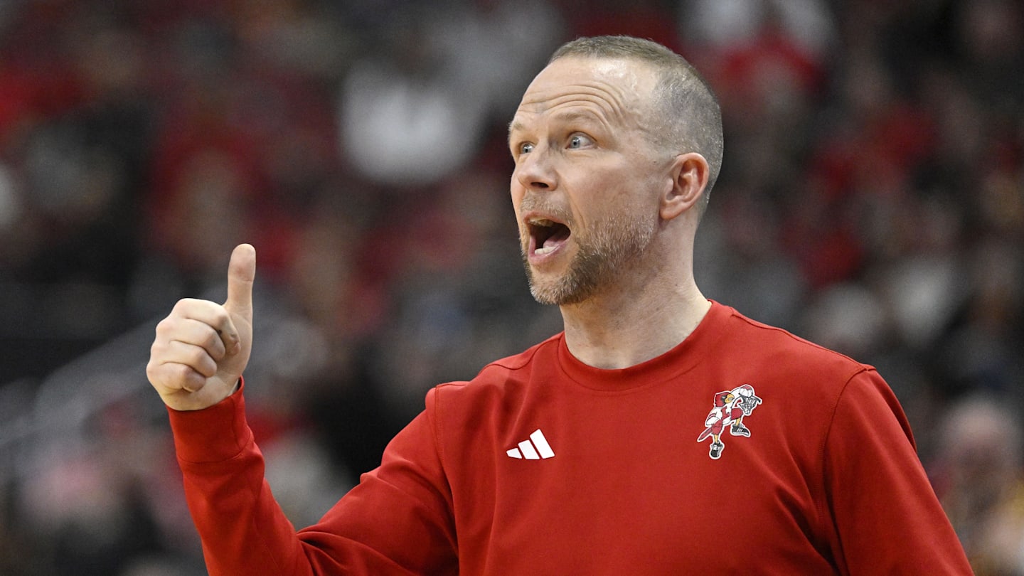 Pat Kelsey Lauds Louisville MBB's Unselfishness and Dedication to Winning
