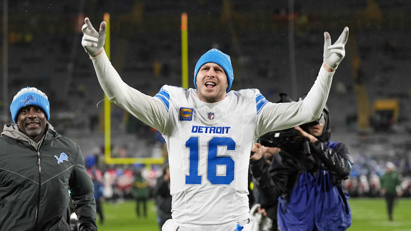 Detroit Lions Jared Goff feels he throws 'better' with gloves