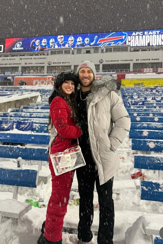 49ers WAG Kristin Juszczyk, hubby Kyle recreate adorable couple’s photo ...