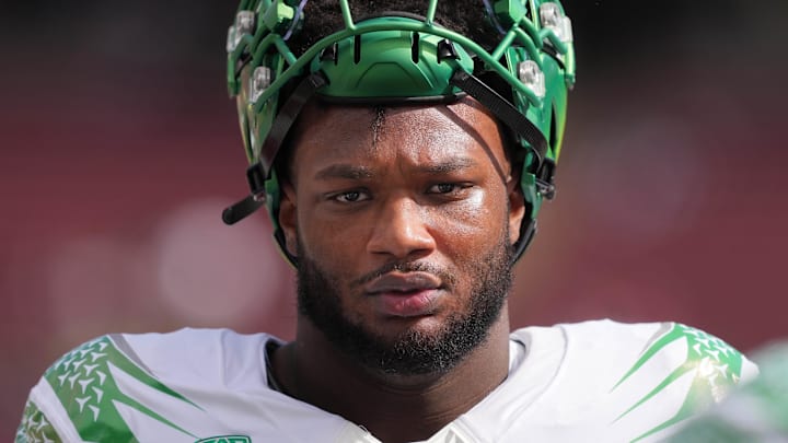 Oregon Ducks Jordan Burch, Matayo Uiagalelei Earn MVP in Win Over ...