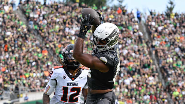 What Nick Saban Said About Oregon's Kenyon Sadiq on ESPN's College GameDay