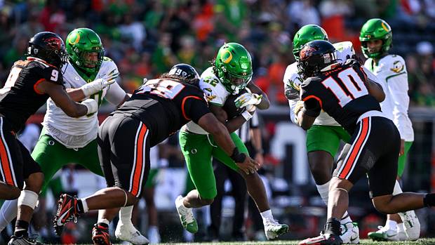 Oregon Linebacker Jerry Mixon Reveals Reason Behind Breakout Season