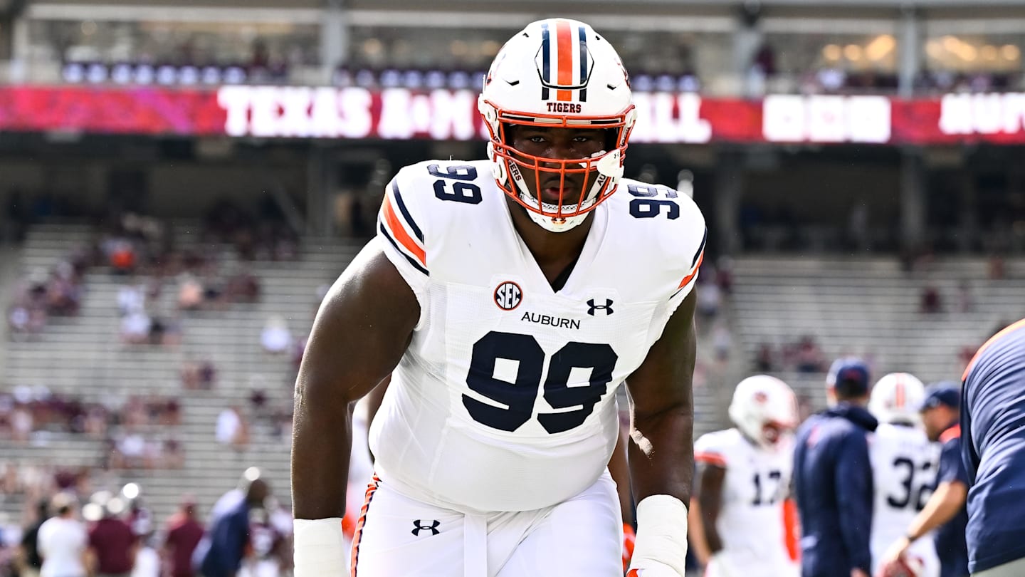 Jayson Jones is the Man in the Middle for Auburn Tigers