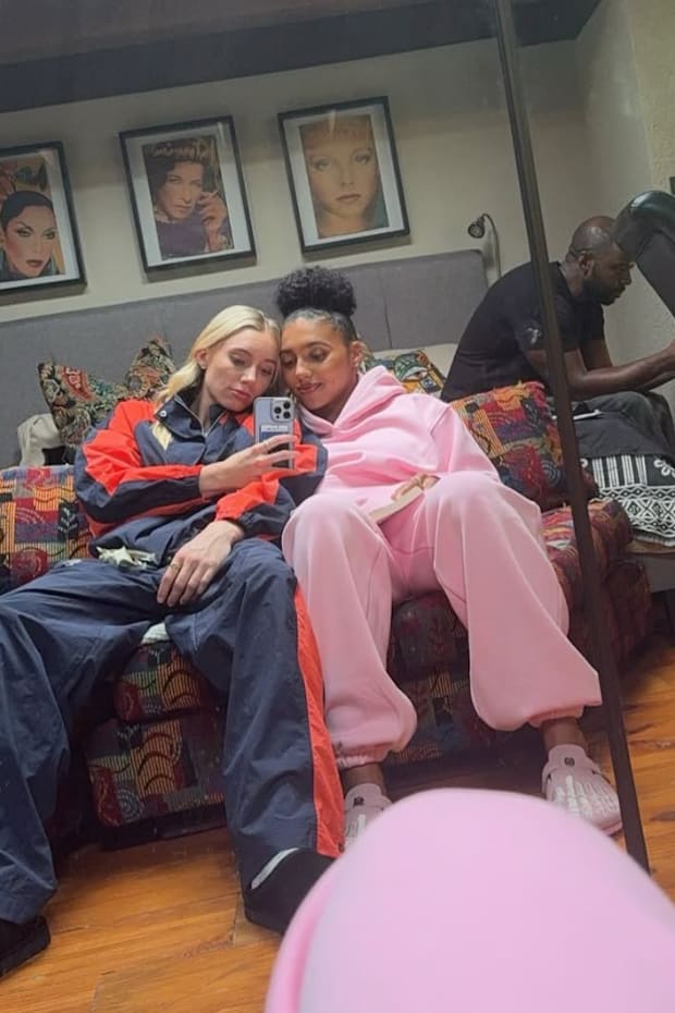 Azzi Fudd rocks new UConn uniform in TikTok dance with non-Paige ...