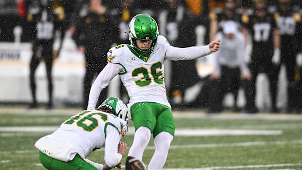 Biggest Winners And Losers From Oregon’s Win At Iowa