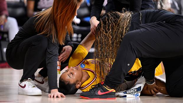 Angel Reese reacts to USC's JuJu Watkins scary injury in NCAA tournament