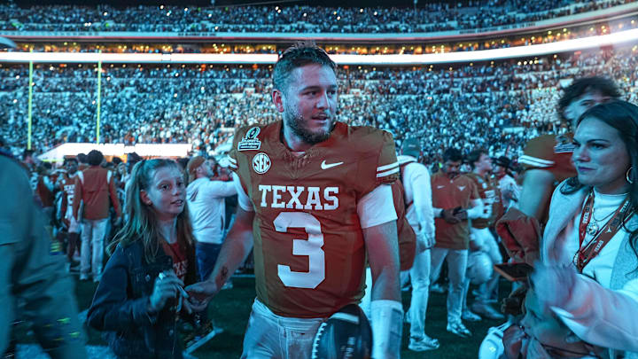 Quinn Ewers Agrees to Rookie Contract With Miami Dolphins