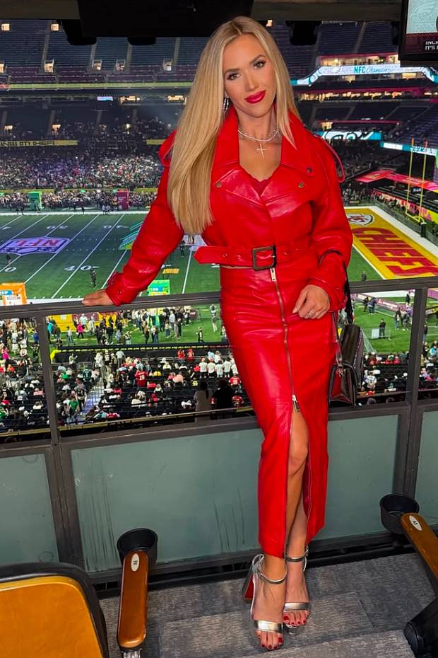 Chiefs heiress Gracie Hunt slays Maxim Super Bowl party in stunning ...