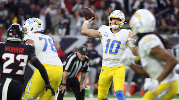 Los Angeles Chargers' Justin Herbert Disrespected In NFL Quarterback ...