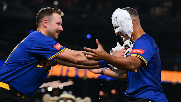 Mariners Keep Pace in Tight AL West Race as Astros, Rangers Both Win