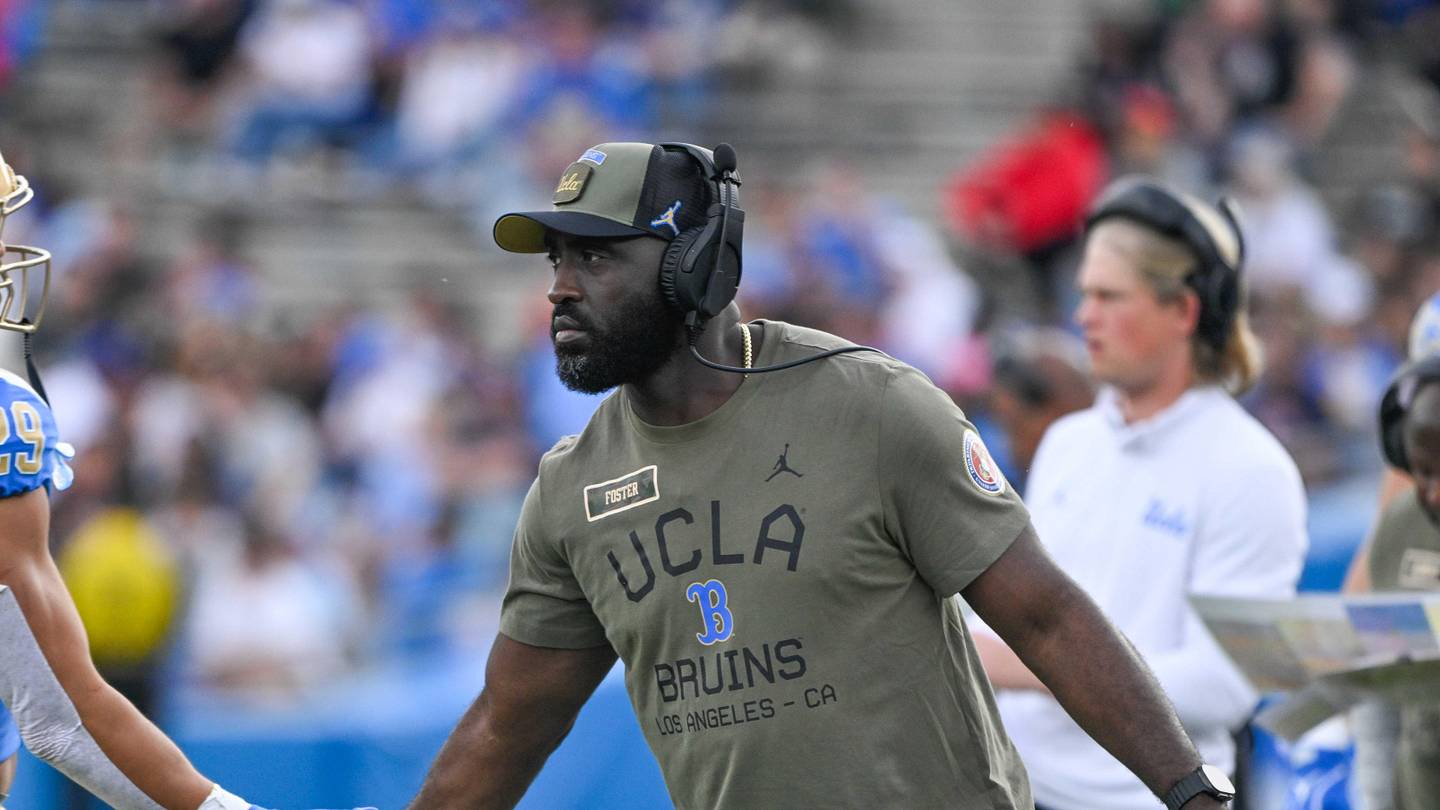 UCLA Running Back Reflects Fondly on Foster Relationship
