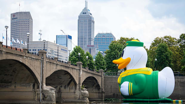 Dan Lanning Reacts to Oregon Ducks Fans Asking for Inflatable Duck ...