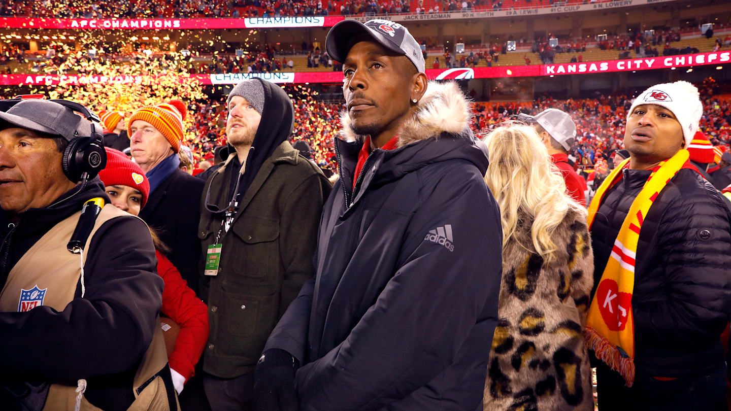 Who is Patrick Mahomes Sr.? Father of Chiefs QB’s baseball career and more