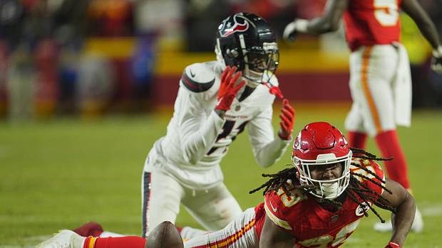 Houston Texans Safety Calen Bullock Making Noise in NFL Training Camp