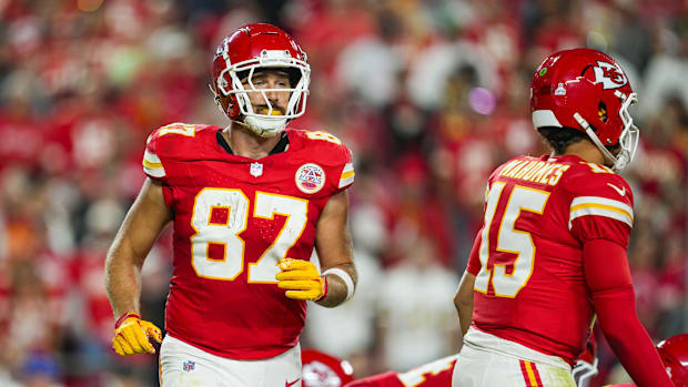 Travis Kelce ditches mustache, rock Chiefs Just Don fit ahead of ...