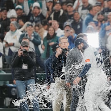 Mariners Cal Raleigh wins Sporting News MLB Player of the Year