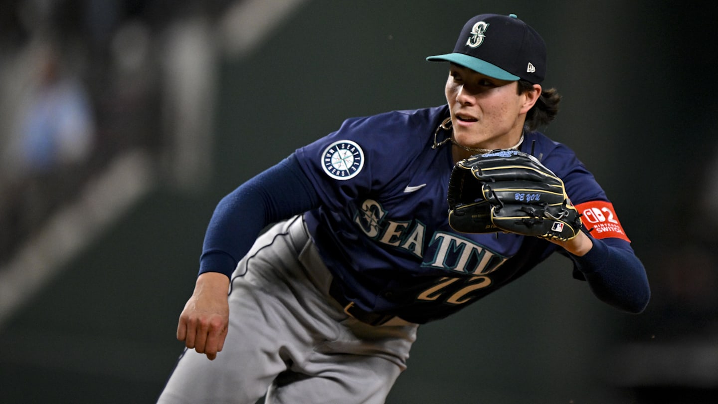 Seattle Mariners Starting Pitcher Bryan Woo Praises Catcher Cal Raleigh