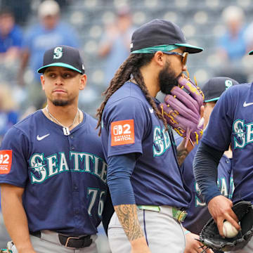 Former Seattle Mariners Legend Rickey Henderson Gets Company in Rare ...