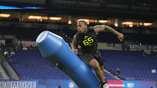 Carolina Panthers Contract Details for Texas A&M Aggies' Nic Scourton ...