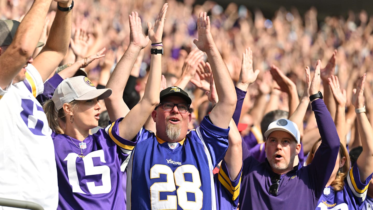 Vikings' crowd noise created chaos for Texans' offense: 'This place is ...
