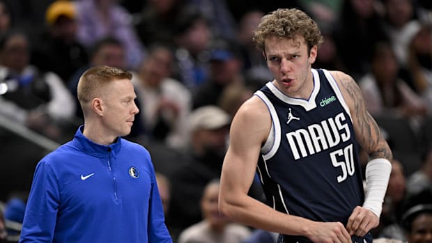 How did the newest Maverick perform in his NBA debut against the Wizards?