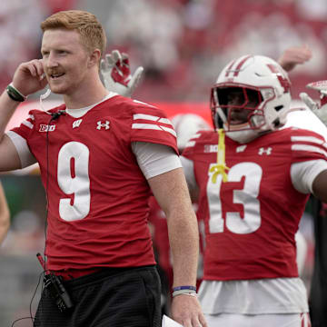 Wisconsin Badgers QB Billy Edwards Jr. leaves Week 1 vs Miami (OH) with ...