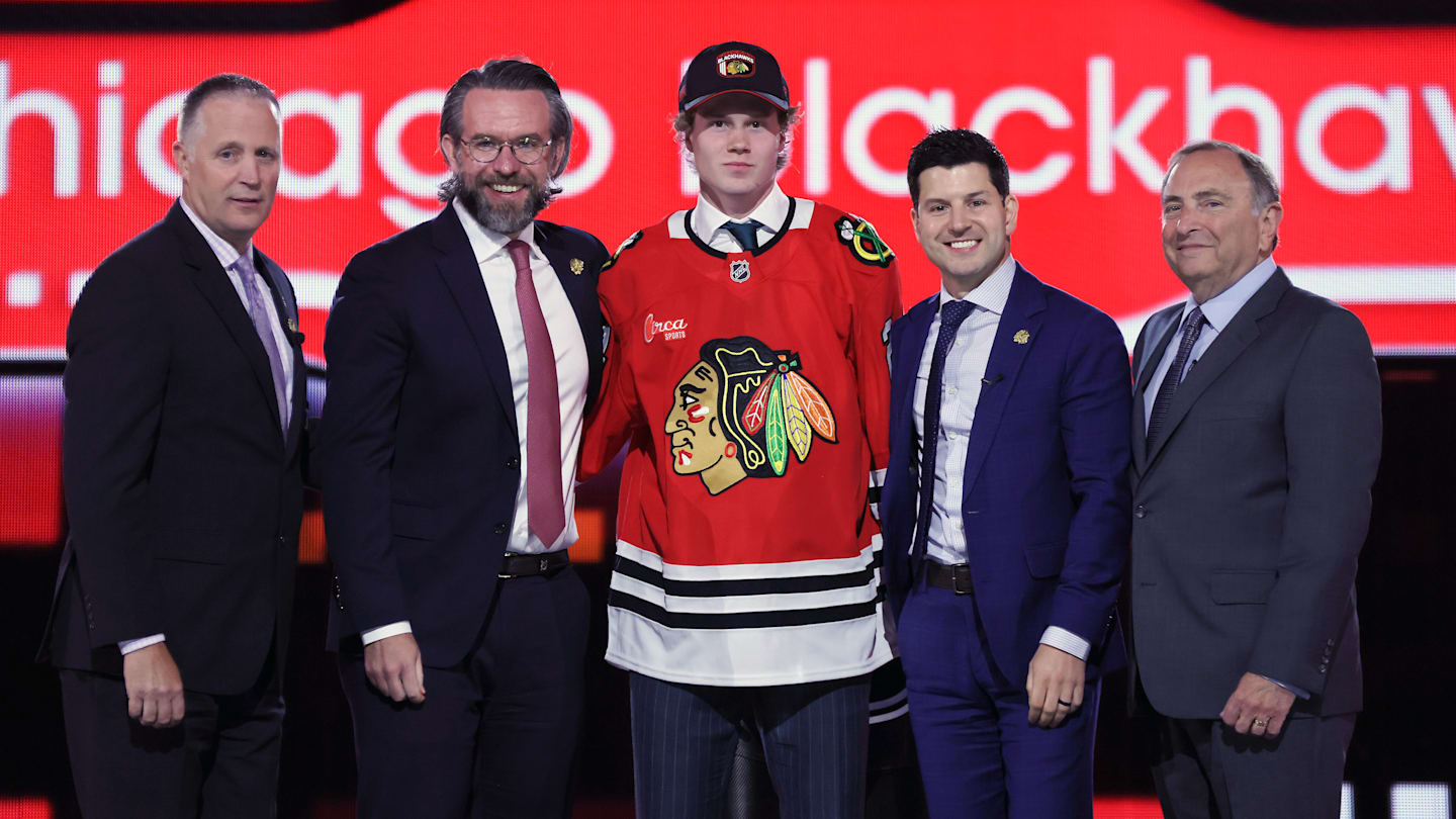 Did the Chicago Blackhawks win the first round of the 2024 NHL Draft?