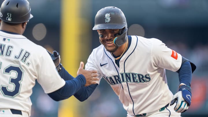Seattle Mariners Star Outfielder in Lineup For Series Finale vs. Los ...
